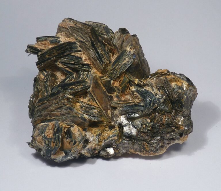 Lithium Mineral Color | Cm Mining Corporation